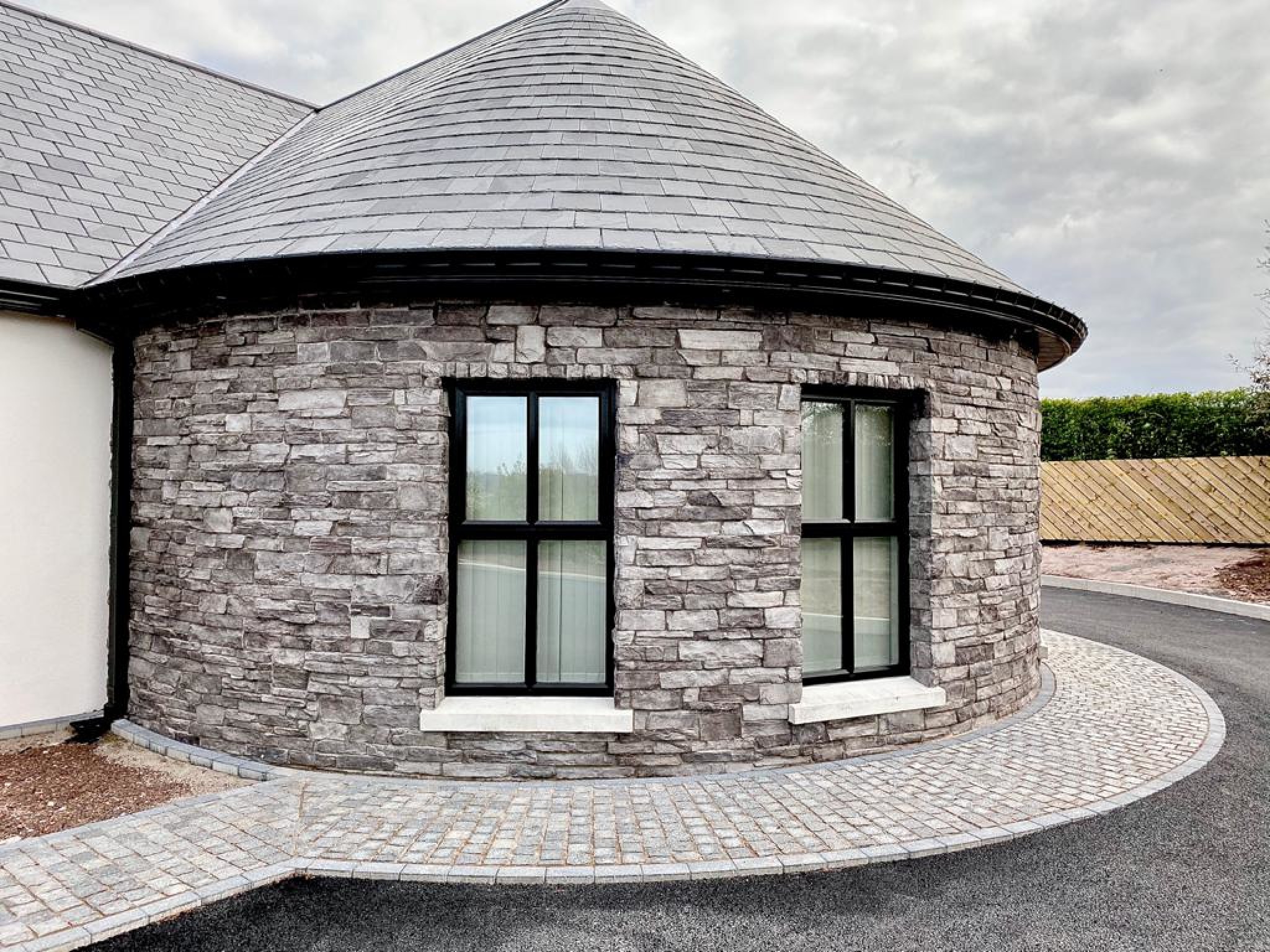 Stacked Ledgestone M+ 4 | Fernhill Stone