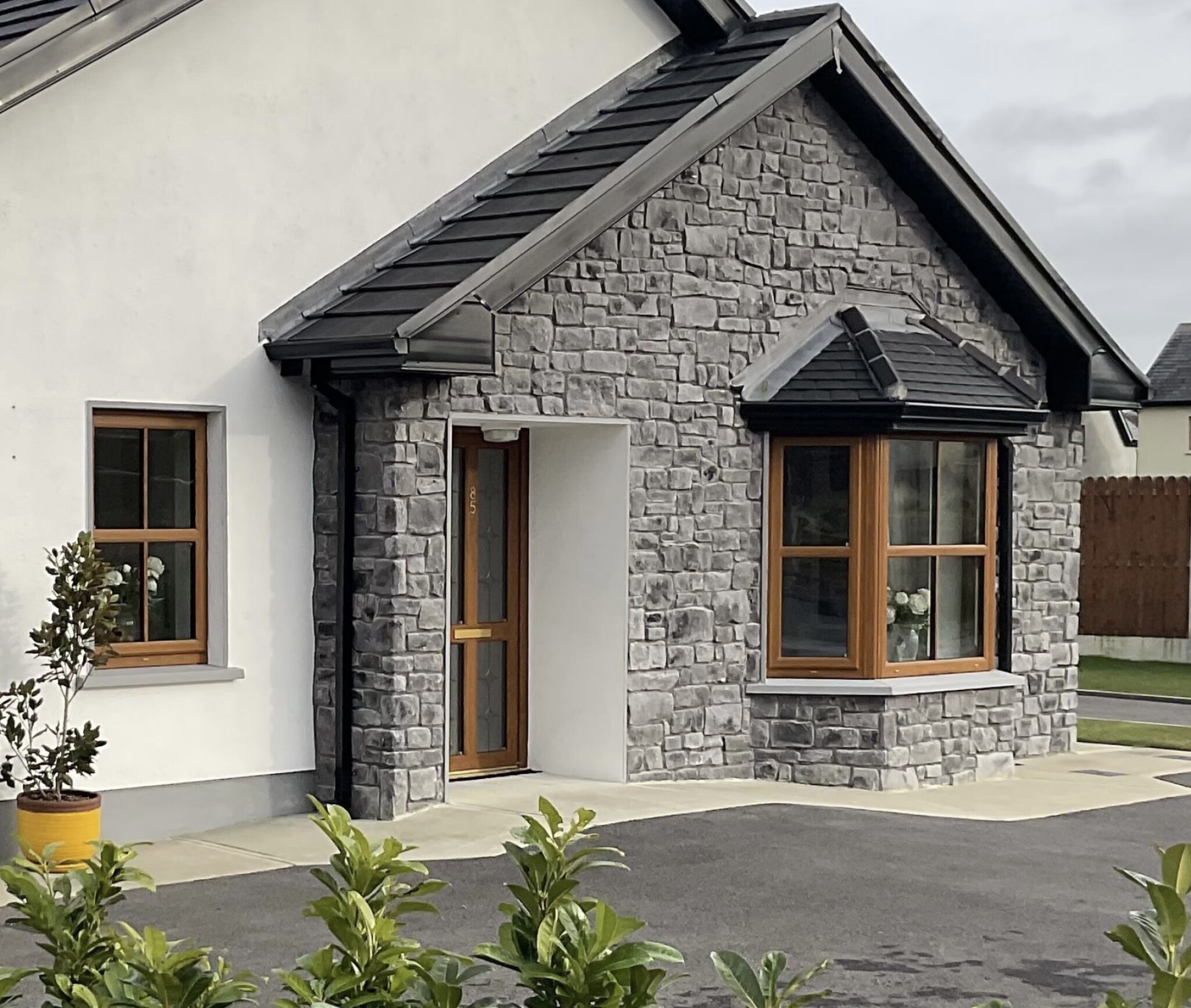 Coursed Weather Edged Grey 35 | Fernhill Stone