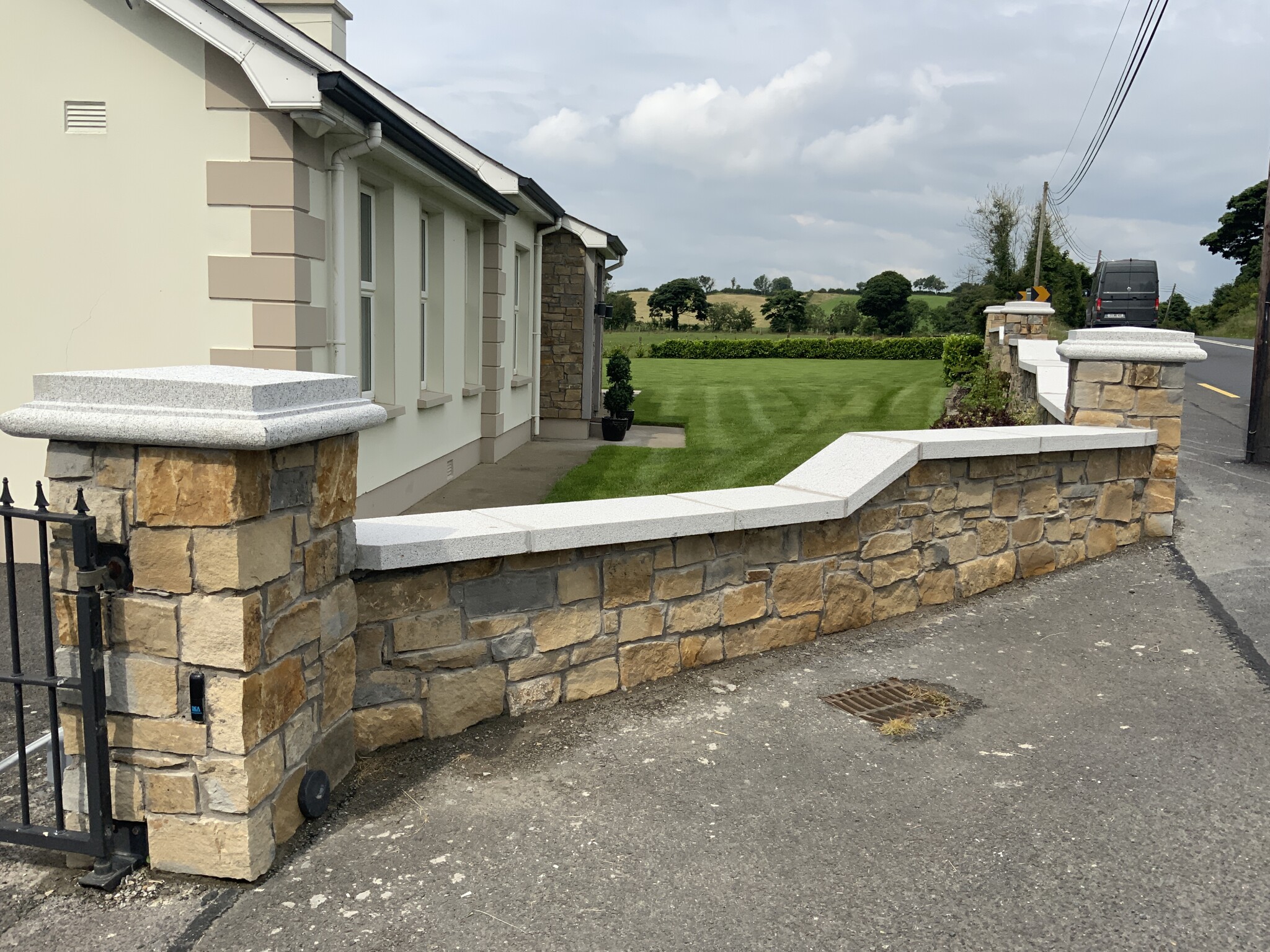 Natural Two tone Sandstone 27 | Fernhill Stone